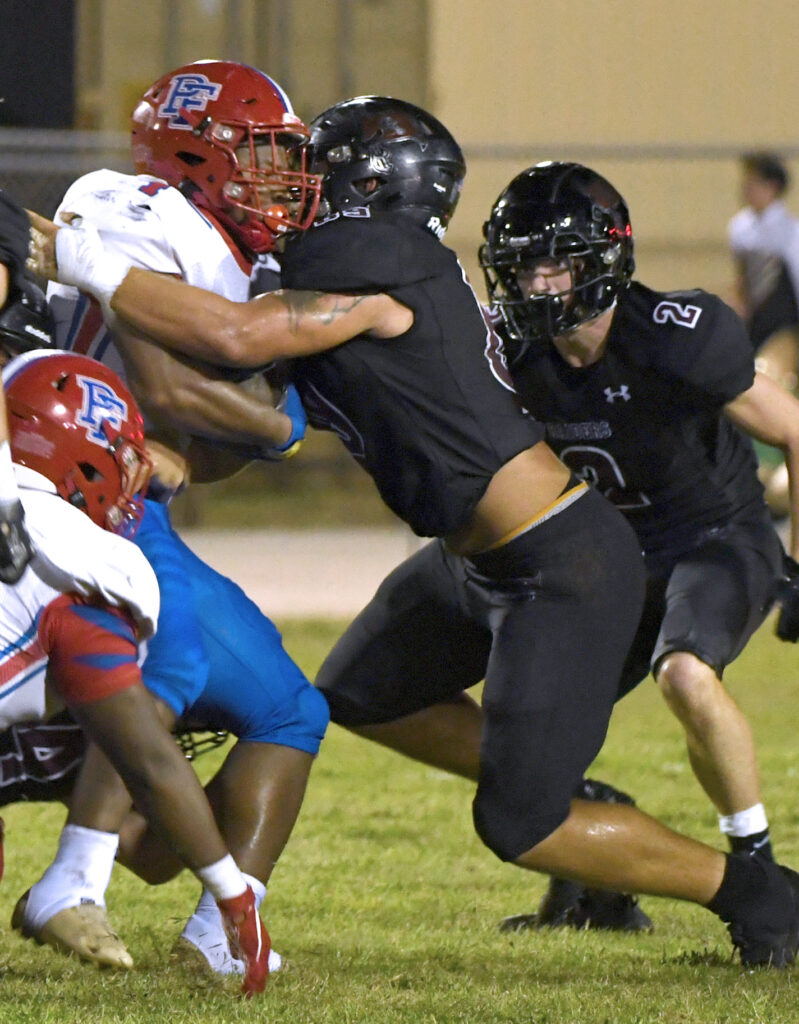 Eagles overpower Raiders, 32-9 - South Santa Rosa News